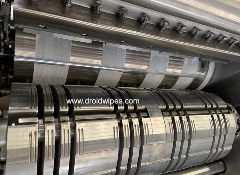 UT-FL4 Cross Fold Wet Wipes Machine for Mini Wipes Pack